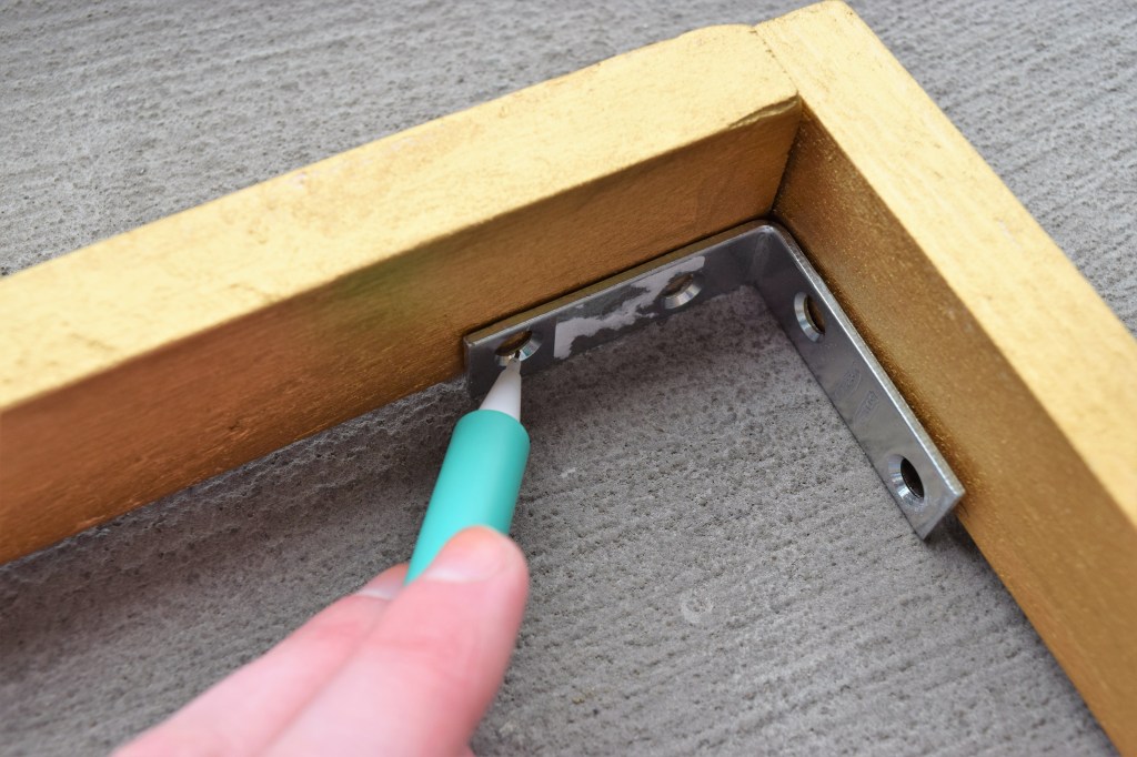 How to Make a DIY Canvas Picture Frame for under $10 – Sew Bake Decorate
