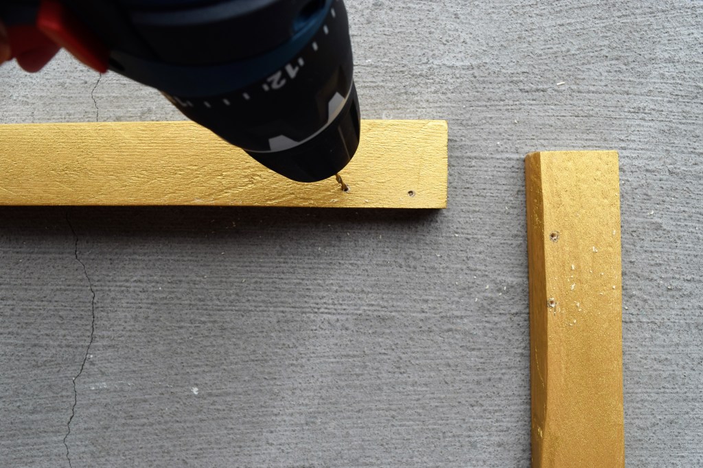 How to Make a DIY Canvas Picture Frame for under $10 – Sew Bake Decorate