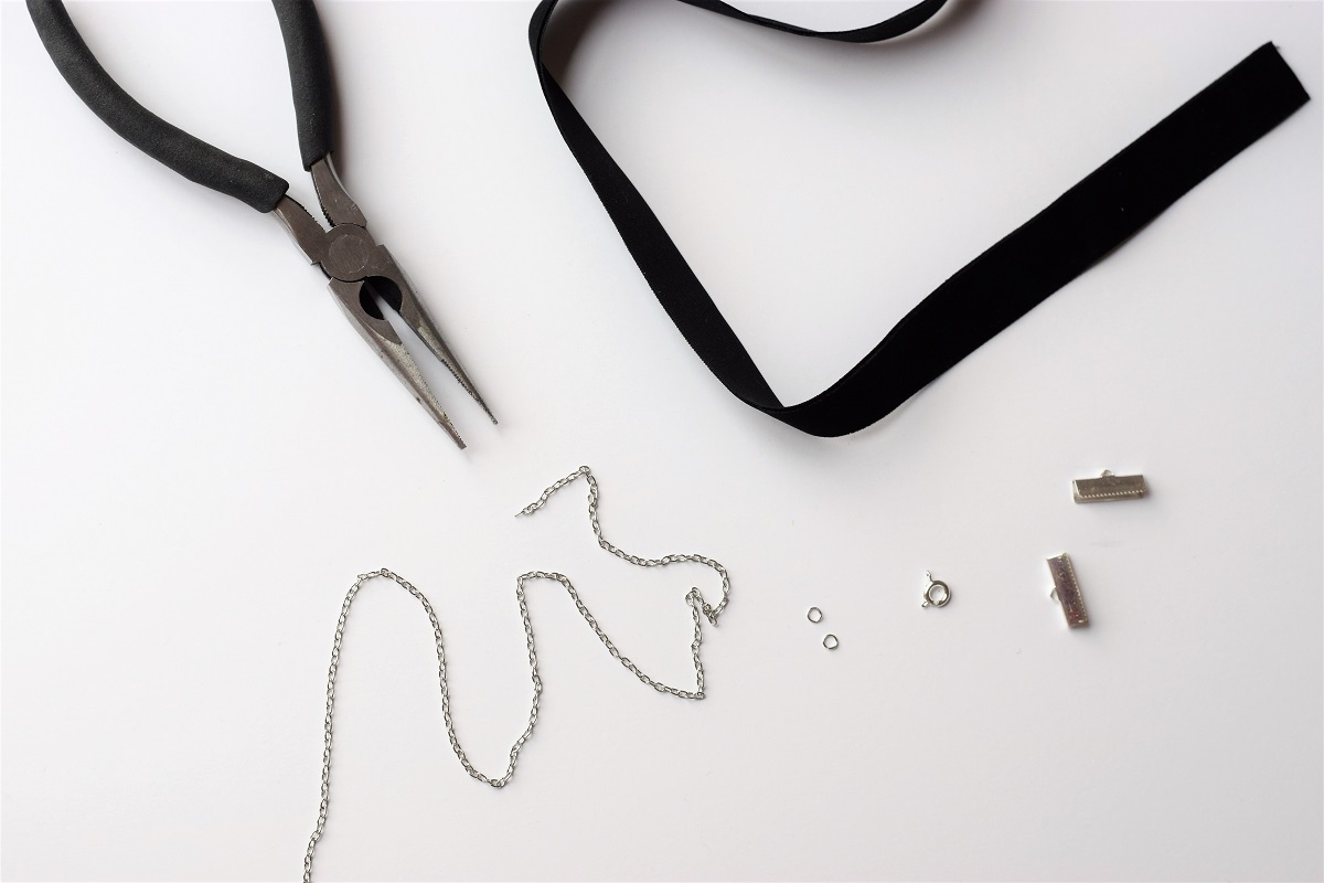 DIY Choker Necklace – Sew Bake Decorate