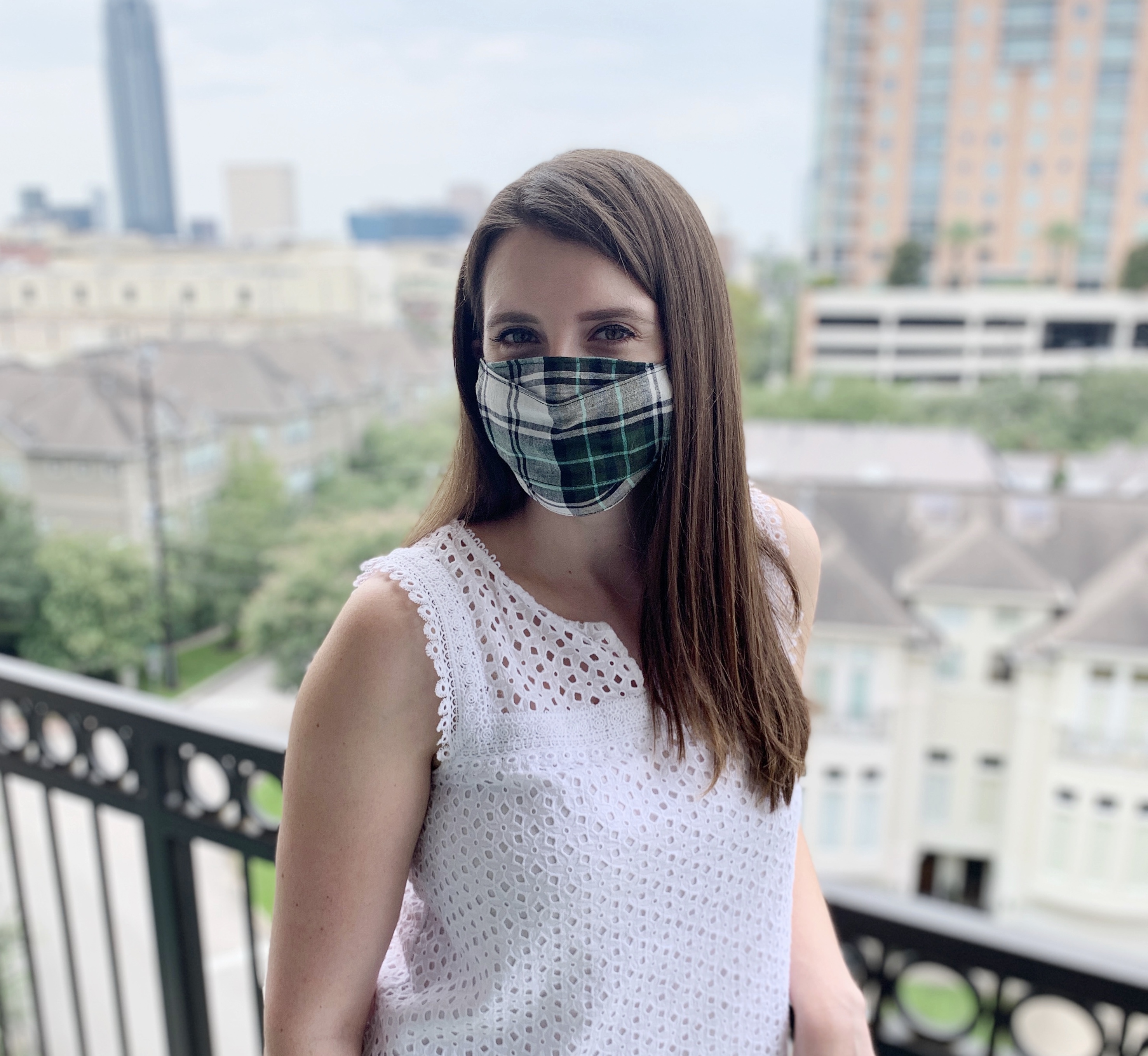 My Two Favorite, No-Pattern DIY Face Masks – Sew Bake Decorate