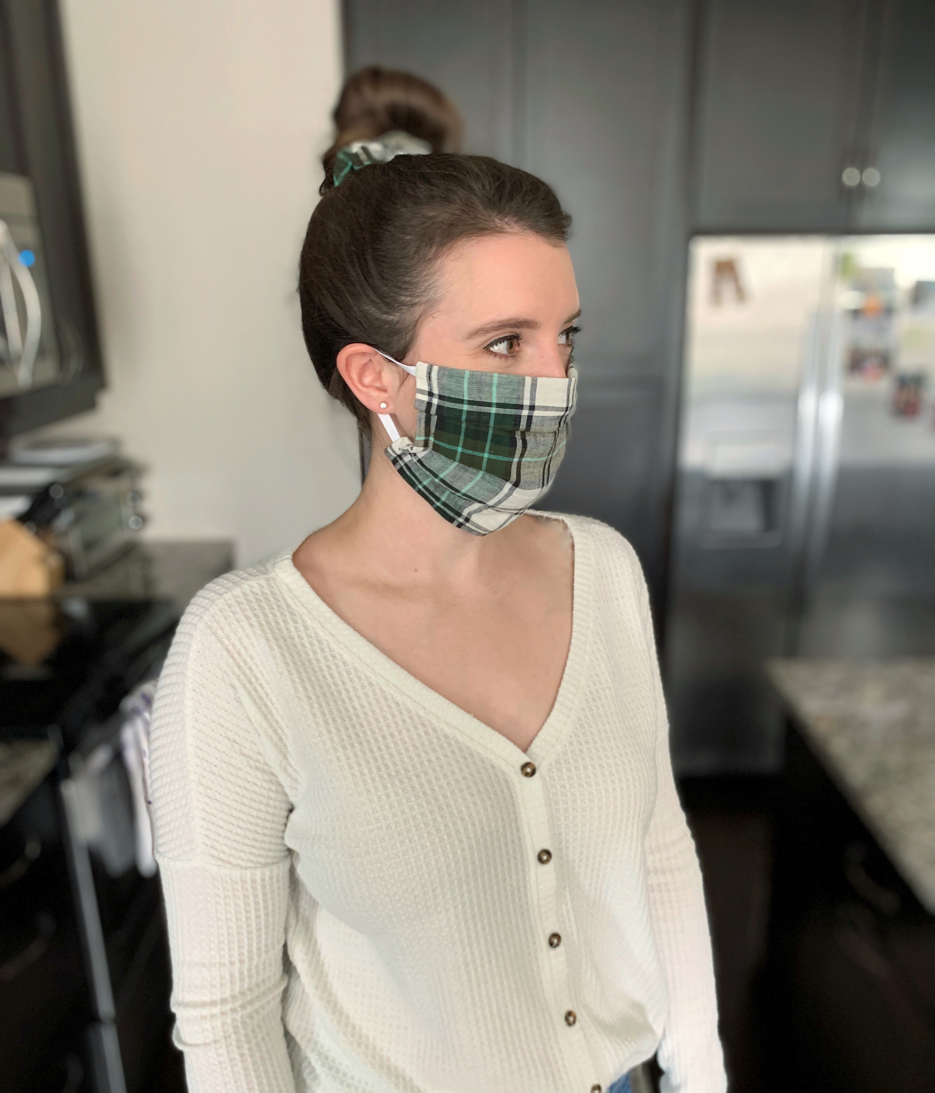 My Two Favorite, No-Pattern DIY Face Masks – Sew Bake Decorate
