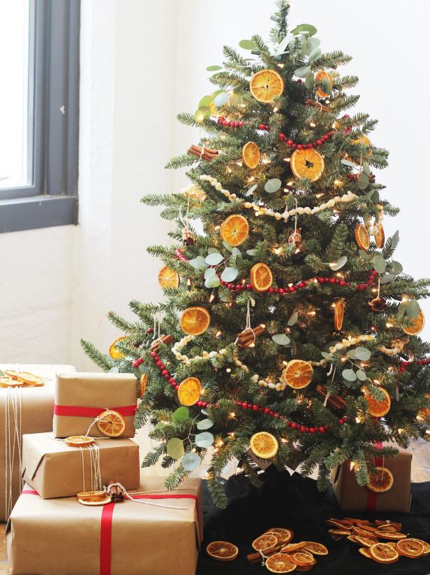 How to Decorate a Natural Christmas Tree – Sew Bake Decorate